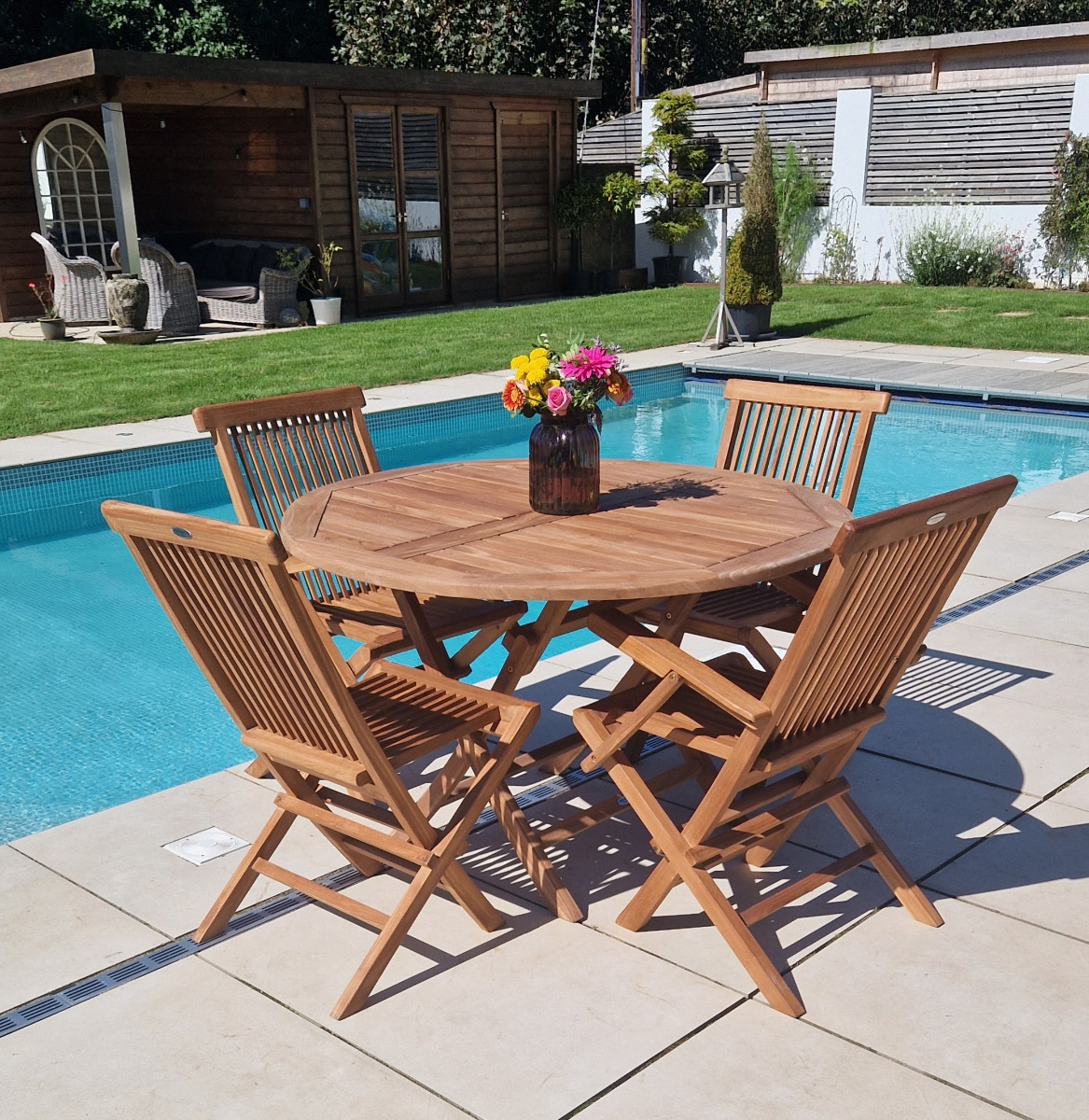 Folding table and 2 chairs store