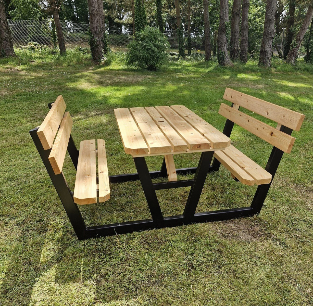 Swedish Redwood Steel Frame Walkthrough Picnic Bench - Sustainable ...